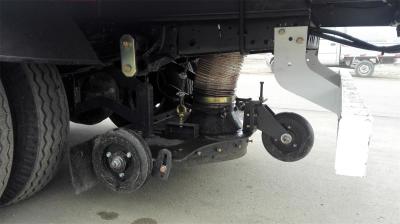 Chine Petit camion-citerne diesel de rue, balayeuse de route de vide d'ISUZU avec le réservoir d'eau à vendre