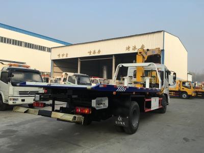 중국 Dongfeng 회복 6 톤 구조차 견인 트럭, 6.3 톤 망원경 기중기로 거치되는 평상형 트레일러 견인 트럭 판매용