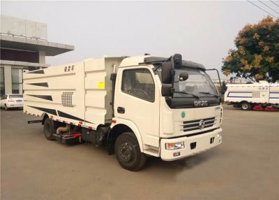 Chine Nettoyage de route de camion de balayeuse de route de Dongfeng 6CBM avec la couleur adaptée aux besoins du client à vendre