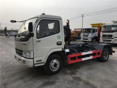 중국 4 톤 5 톤 Hooklift 팔 폐기물 제거는 Dongfeng를 당기는 쓰레기 콘테이너를 나릅니다 판매용