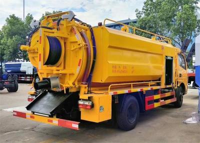 Chine Camion combiné d'aspiration d'eaux d'égout de nettoyage au jet et de vide pour la haute pression de nettoyage d'égout à vendre