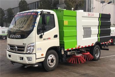 Chine Camion de balayeuse de route de nettoyage de la poussière d'acier inoxydable de FOTON pour la route et l'aéroport à vendre