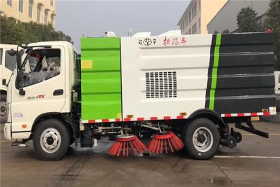 Chine Camion de balayeuse de route de nettoyage de la poussière d'acier inoxydable de FOTON pour la route et l'aéroport à vendre