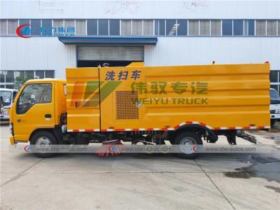 Chine Commande de main gauche de camion de balayeuse de route d'ISUZU Vacuum 4X2 à vendre