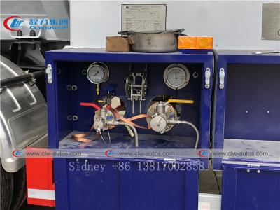 중국 분배기와 HOWO 4X2 LHD 15000 리터당 LPG 휘발유 트럭 판매용