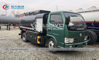 탄소 강제 탱크와 작은 동풍 5cbm 1320Gallons 4X2 급유 트럭
