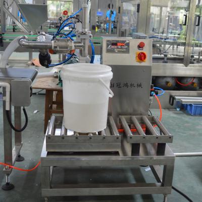 Cina Macchina di riempimento da 78 kg per il riempimento e la pesatura manuale del barile di olio lubrificante da 5-50L in vendita