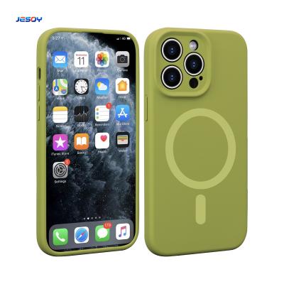 China N52 Mag Safe iPhone Cases Green Silicone Soft Phone Case Customized For iPhone 14 13 12 for sale