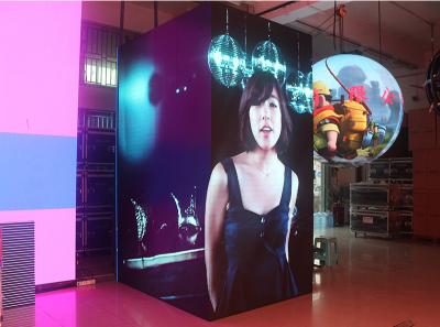 Cina Angolo retto dell'interno P5mm esposizioni di LED curve 90 gradi con progettazione creativa in vendita
