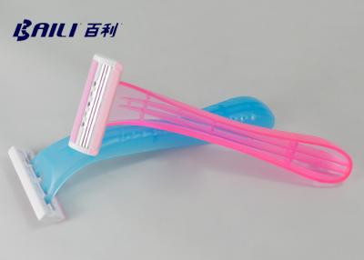 Cina Maniglia di rasatura femminile del rasoio dei coltelli di signora Shaver Triple Shaving Blades in vendita
