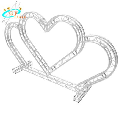 Chine Étape de botte de poteau de but de TUV allumant la forme de coeur pour le mariage à vendre