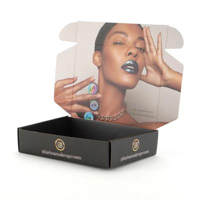 Cina Goffratura Debossing Cosmetic Black Mailer Box Parrucca Scatola di immagazzinaggio Dimensioni personalizzate in vendita