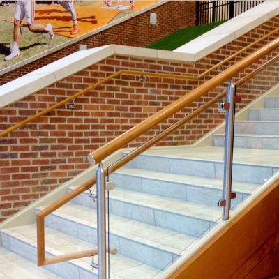 China Rahmenloses Treppengeländer aus gehärtetem Glas, verstellbares Design, Bogen-Griffklemme, 304 316 Fitting zu verkaufen
