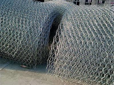 中国 溝の保護のための80x100mmの高い熱いすくいによって電流を通されるGabionの網 販売のため