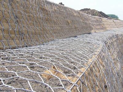 中国 Galfanは蛇籠の金網、70x90mm 蛇籠の石造りの金網に塗った 販売のため