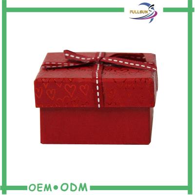 China De kleine Rode Vierkante Document Giftvakje Vakjes van de Kerstmisgift met Lintdecoratie Te koop