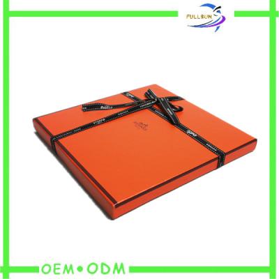 Cina Logo del bollo della stagnola della carta delle similpelle dei contenitori di regalo dell'abbigliamento di modo in vendita