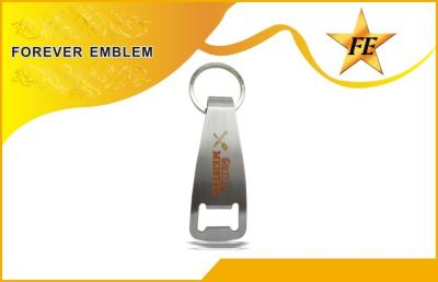 Cina Apri di bottiglia di birra/apribottiglie in lega di zinco Keychain del metallo con il logo su ordinazione in vendita