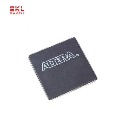 Cina Chip programmabile FPGA di EPM7064SLC84-10N IC per progettazione ad alta velocità di Digital in vendita