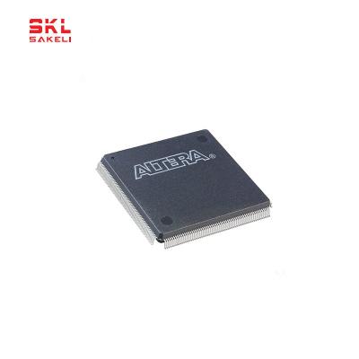 Cina Chip di programmazione EP1C12Q240C8N FPGA di CI con i portoni 8K 240 perni di IO in vendita