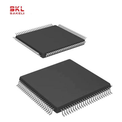 中国 A3P060-VQG100プログラム可能なFPGA ICの破片の高性能の論理の多目的な適用 販売のため