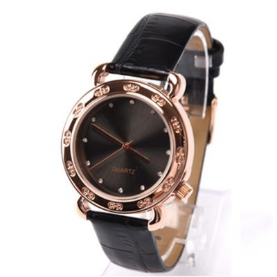 Cina Orologio del movimento del quarzo delle signore di modo, orologi rotondi della cinghia di cuoio con Lense minerale in vendita