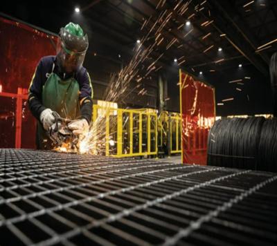 China Type SL Swage-Locked Steel Bar Grating Used in Floors, Walkways, Platforms and Bridge Decking for sale