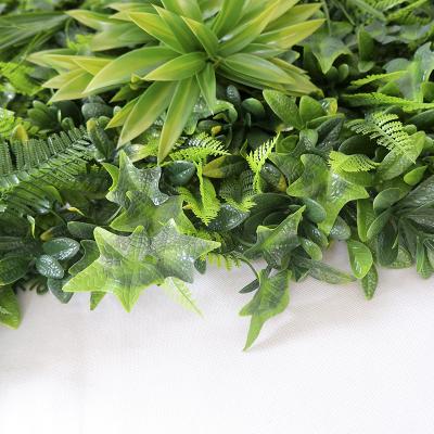 Cina parete artificiale dell'erba verde di 4x25cm per la decorazione di nozze in vendita