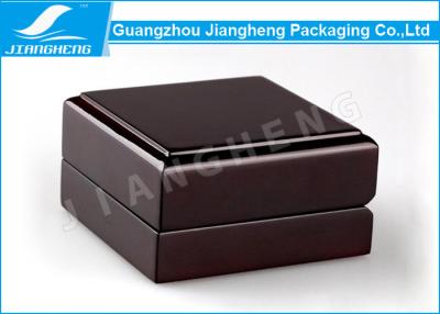 China El marrón laqueó la caja de regalo de madera cuadrada para la exhibición determinada de la joyería en venta