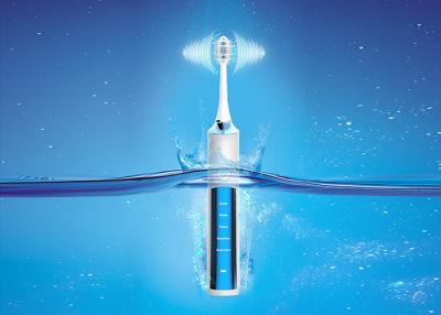 Chine Brosse à dents à piles à faible bruit avec les têtes remplaçables faciles à vendre