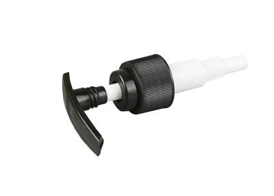 Κίνα Μαύρη πλαστική ραβδωτή επιφάνεια 24mm 28mm αντλιών διανομέων λοσιόν PP προς πώληση