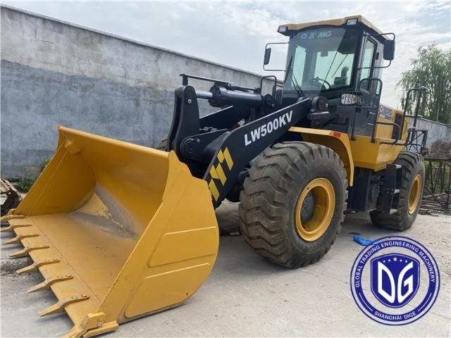 XCMG LW500 Loader front view