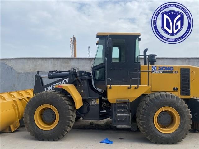 XCMG LW500 Loader side view