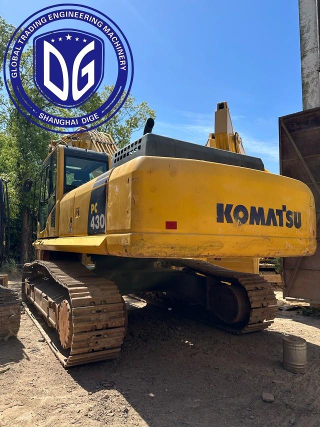 Komatsu PC430-8 Excavator cabin interior