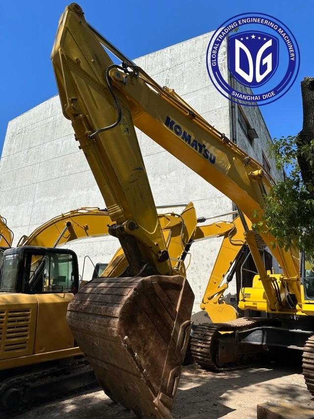 Komatsu PC430-8 Excavator working