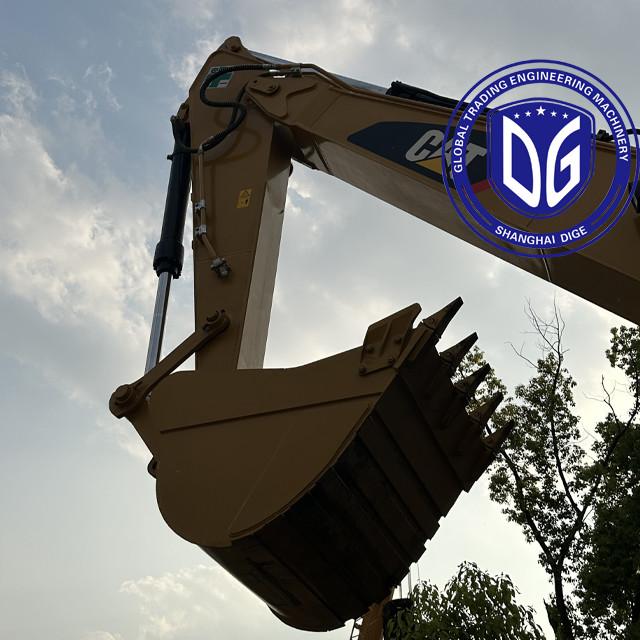 Caterpillar 329 Excavator cabin interior
