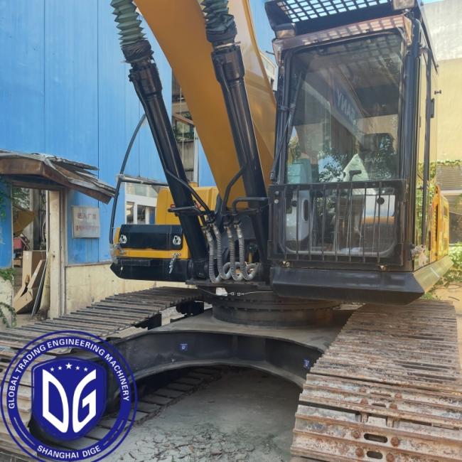 Excavator detailed view 1