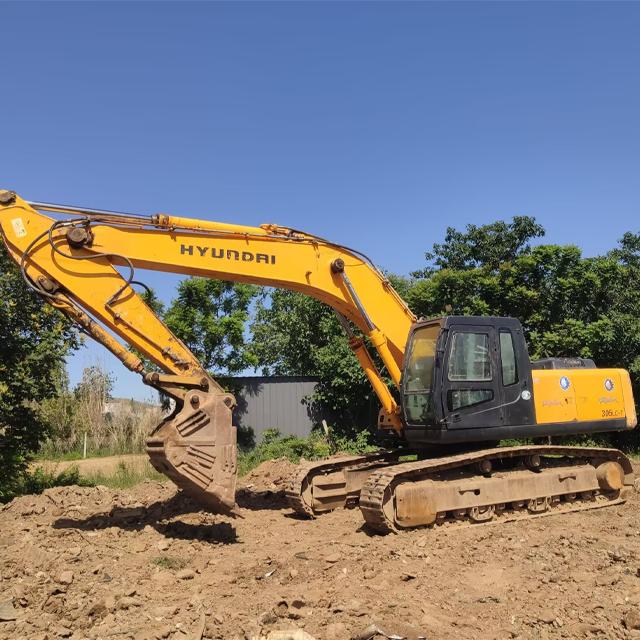 Used Hyundai 305 Excavator - Bucket View