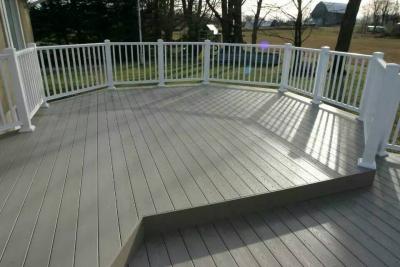 Cina Pavimentazione e recinto all'aperto compositi di plastica di legno per il balcone, Decking costruito in vendita