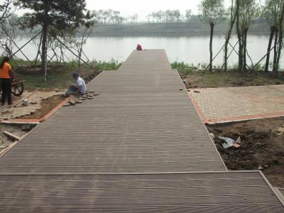 Cina Pavimentazione solida della piattaforma di WPC per la decorazione del parco, materiale riciclato di Decking in vendita