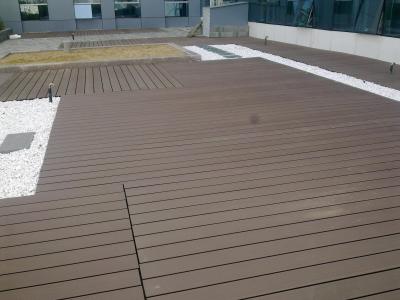Cina Pavimentazione impermeabile della piattaforma di WPC per il giardino, il campo da giuoco e decorativo all'aperto in vendita