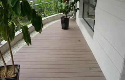 Cina Decking composito impermeabile naturale per il balcone/mattonelle di pavimentazione antiscorrimento della piattaforma in vendita