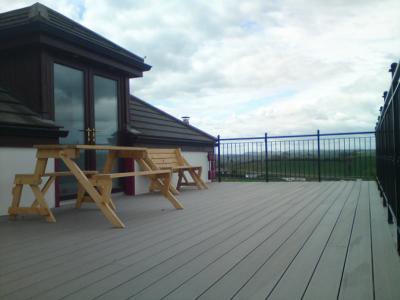 Cina Pavimentazione riciclabile della piattaforma di WPC, legname composito di plastica di legno di Decking in vendita