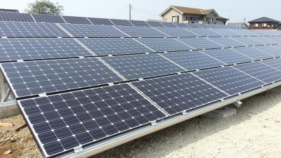 Cina Pannello libero di energia solare della famiglia 340W 370W PID in vendita
