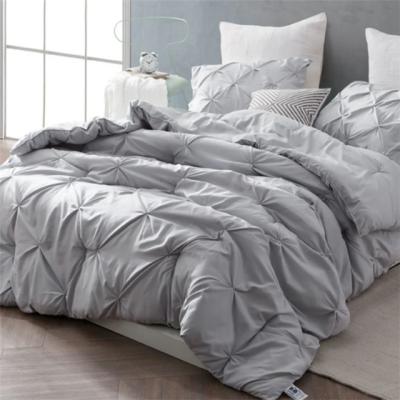 中国 Goose down alternative comforter reversible duvet insert siliconized 7d over-filled fiber quilt 販売のため