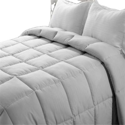 中国 Lightweight Skin Friendly White Polyester 7 Piece Queen Down Comforter Set 販売のため