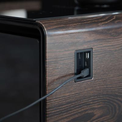 Chine Meubles de salon 2024 Réfrigérateur de table à bouillir en bois avec recharge sans fil à vendre