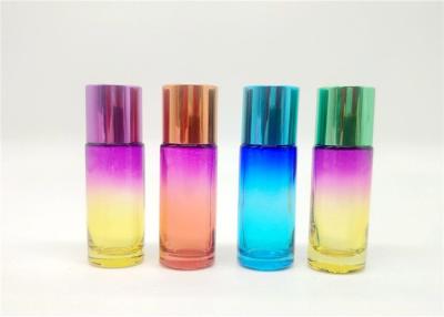 Cina Mini rotolo colorato glassato sulla bottiglia per imballaggio cosmetico con la palla di rullo in vendita