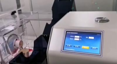 Κίνα Αντίσταση των ιατρικών μασκών προσώπου στη διείσδυση από τη συνθετική διάμετρο 0.84mm ταχύτητα 450cm/S ακροφυσίων αίματος ψεκασμού προς πώληση