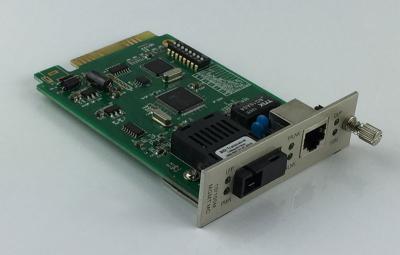 Cina 10/100 carta del convertitore di media del supporto di scaffale della Base-TX 100Base-FX con 2u in vendita